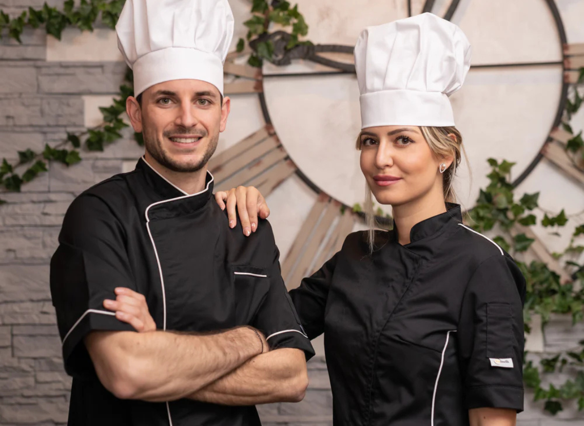 Ultimate Guide to Choosing a Chef Coat: Style, Comfort & Customization ...